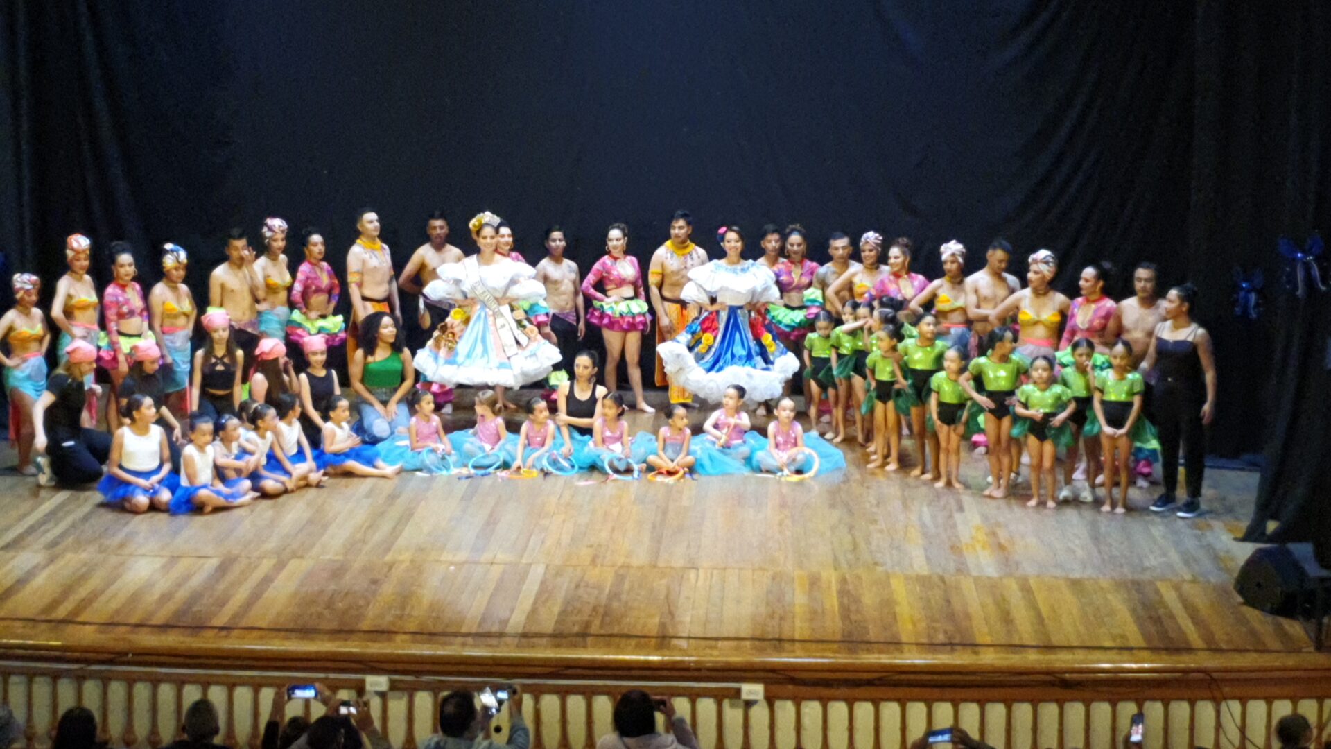 El bambuco tradicional sigue alegrando al Huila y a Colombia - Corpo ...